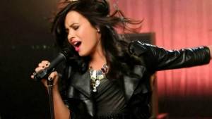 How to Hit High Notes: 15 Easy Exercises to Get You There