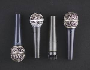 How to Sing with a Microphone: 10 Mic Techniques for Singers - Ramsey ...